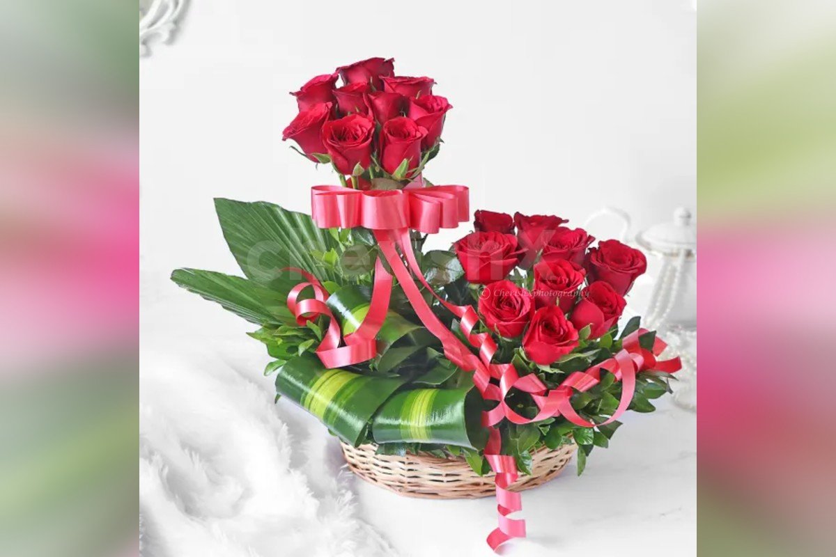 Buy Red Roses arrangement Online and get it delivered for free | Delhi NCR