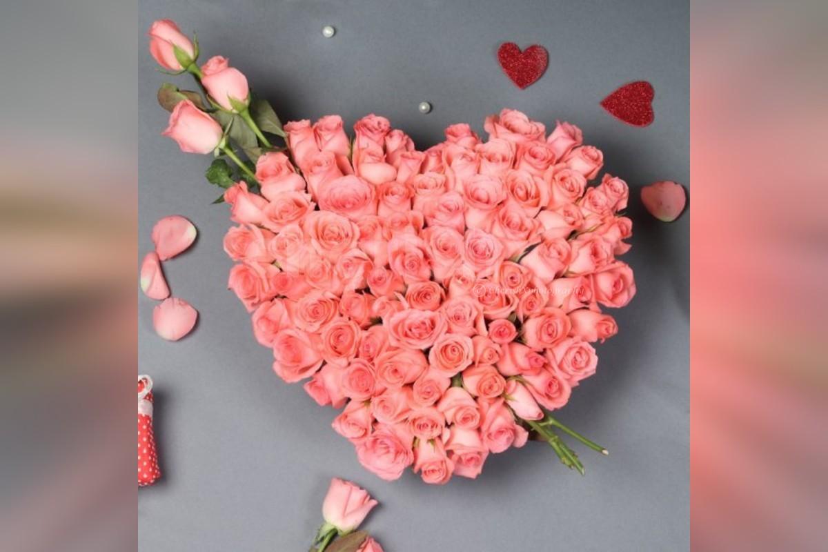 Buy 50 Pink Roses arrangement Online and get them delivered for free ...