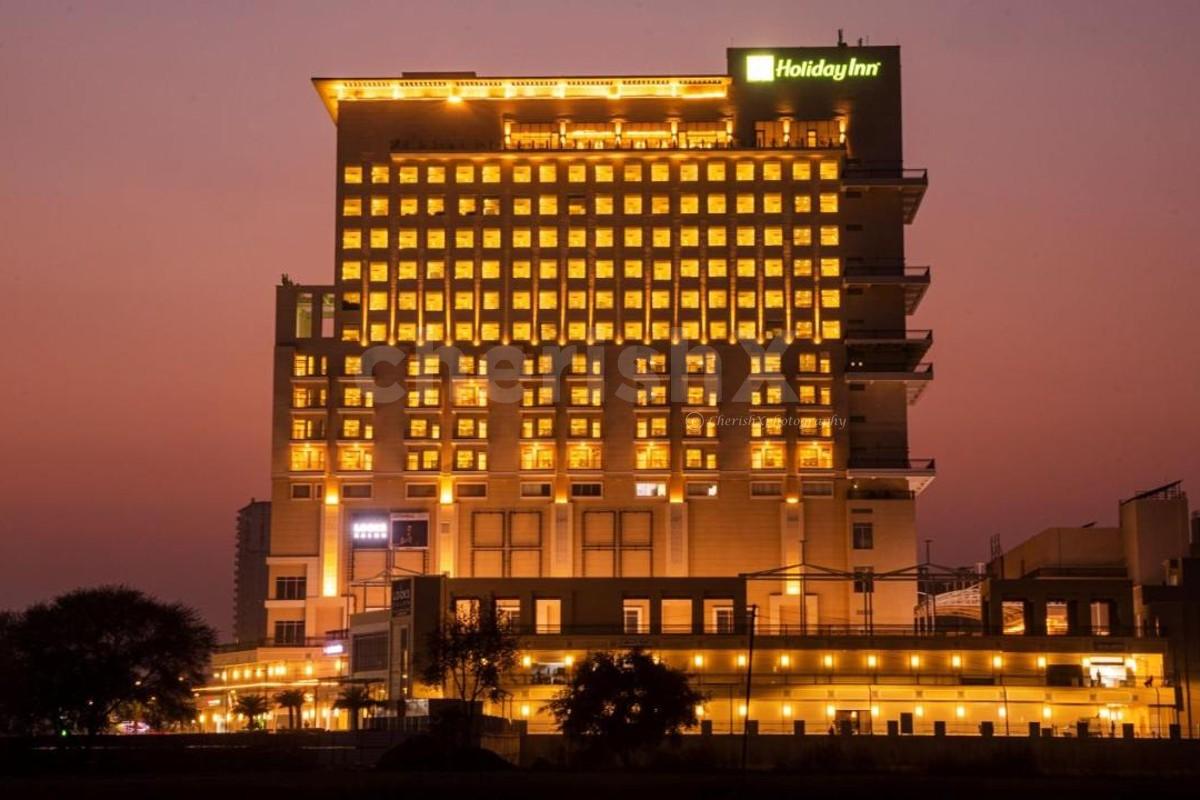 Valentine’s Romantic Daycation by Holiday Inn in Delhi NCR | Delhi NCR