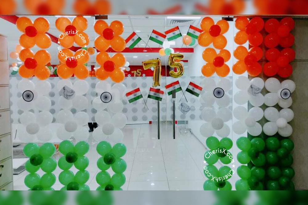 Tri-Color Independence Day Decoration with Balloons, Theme Hangings and ...