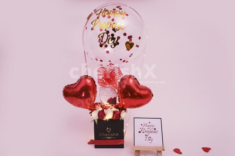 Book this appealing Red Bubble Balloon Bucket for your loved one ...