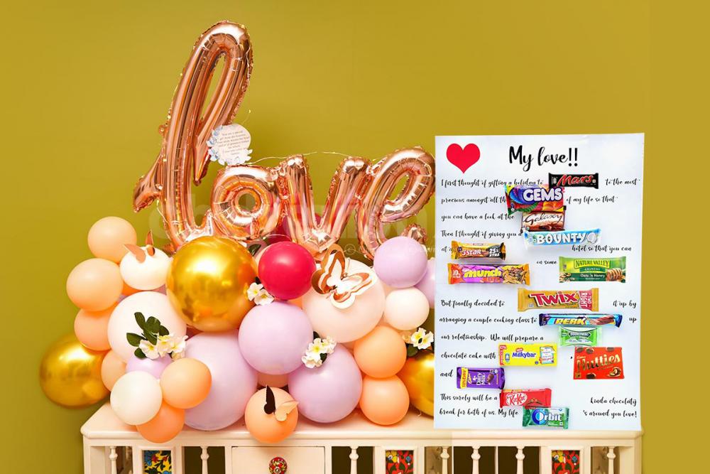 Book this adorable Teddy With Balloon Bucket for your love! | Delhi NCR