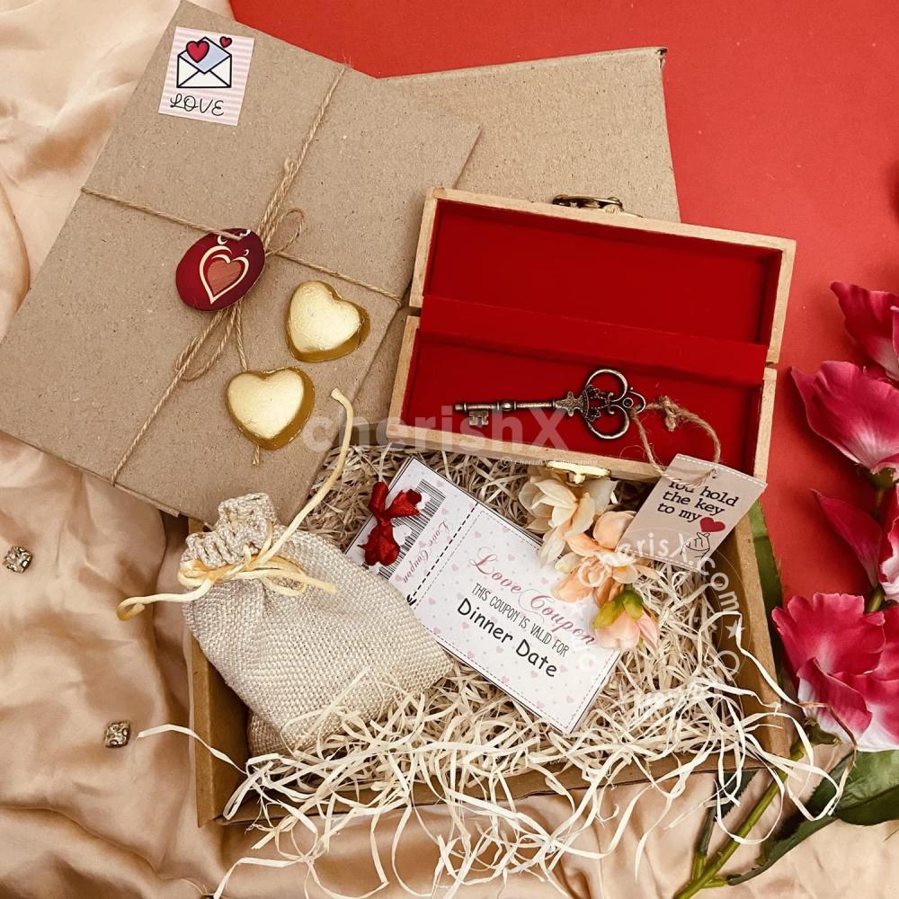 The unique hamper of flowers and key will surely be a remarkable gift ...