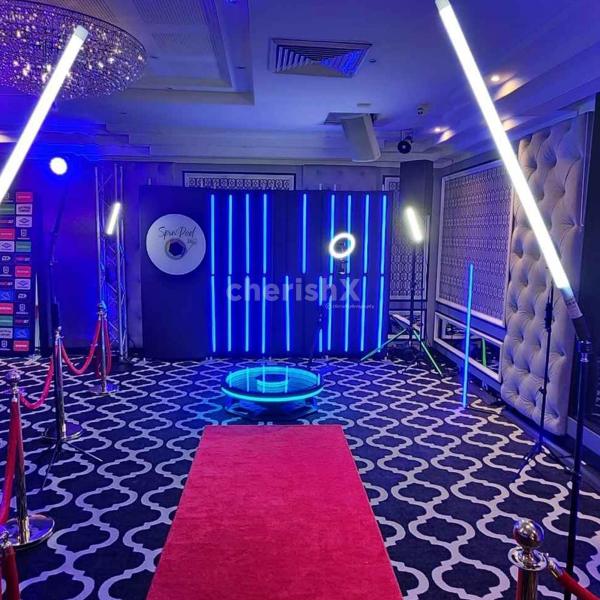 A 360-degree selfie booth will be a creative and surprising addition to ...