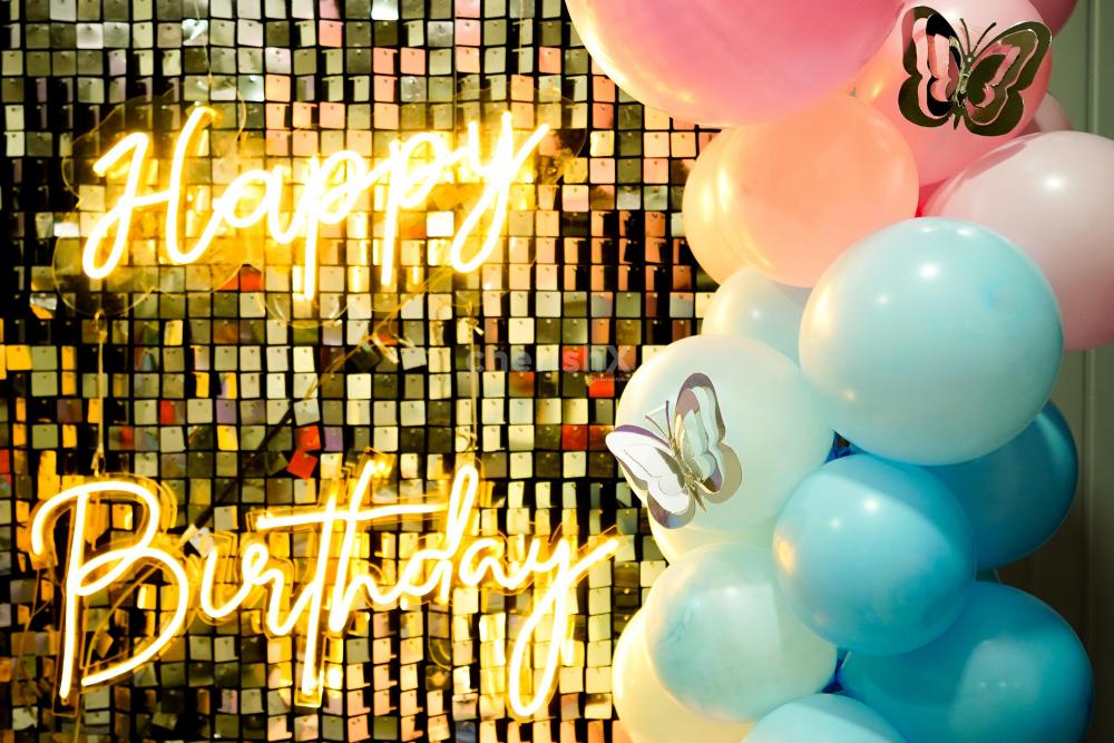 The stunning princess décor with sparkle silver sequins is a theme ...