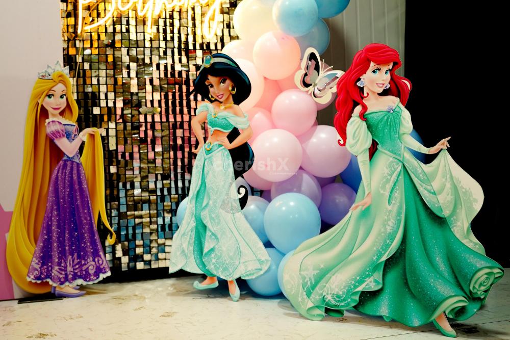 The stunning princess décor with sparkle silver sequins is a theme ...