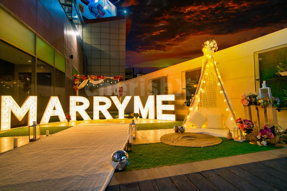 Dreamy romantic poolside proposal dining at Radisson, Udyog Vihar ...