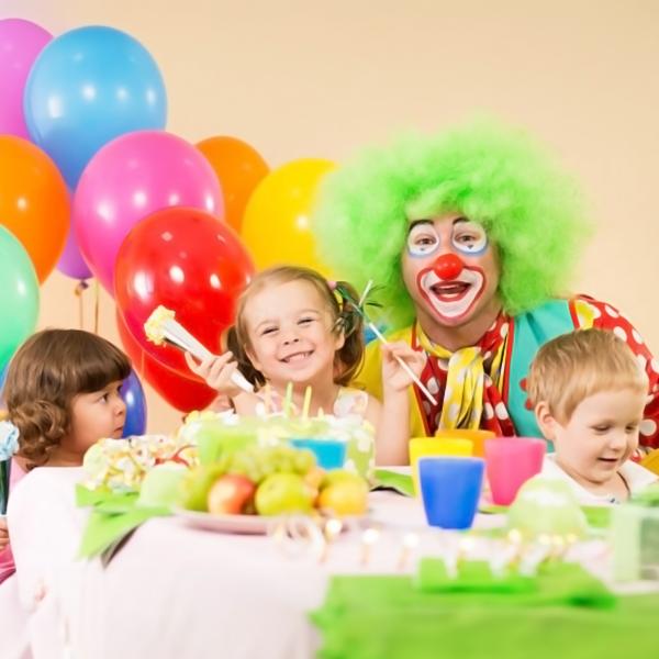 Spread Smiles at Your Kid's Birthday Party with Our Clown Magic Show ...